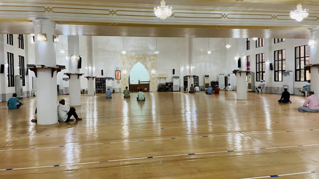 Kuwaiti Mosque (Masjid) in Deira, Dubai Location, Iftar details, Open ...