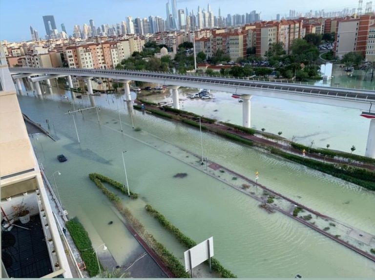 Dubai Weather and Road Status due to heavy rain Updates 24 th April ...